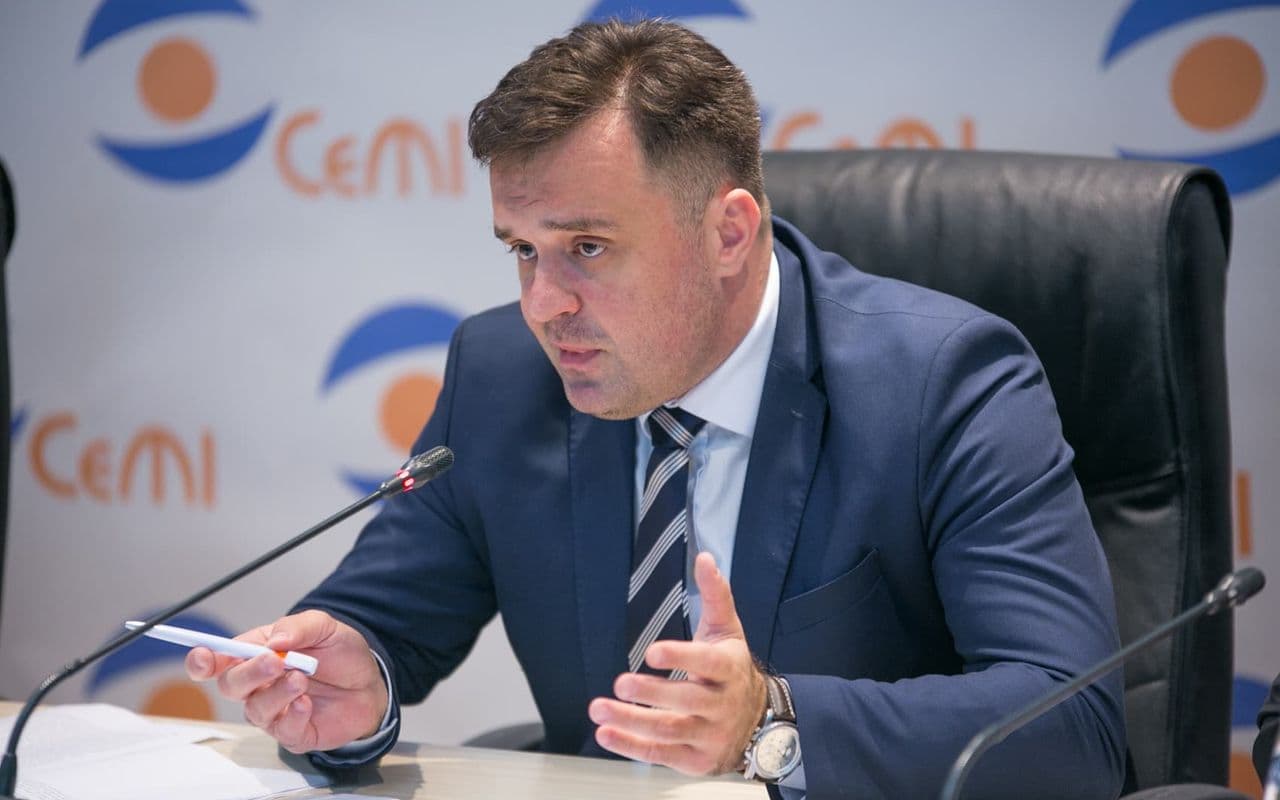 SCANDAL // Directorul executiv al ENEMO, reținut pe Aeroportul Chișinău. Acuzații de hărțuire ...