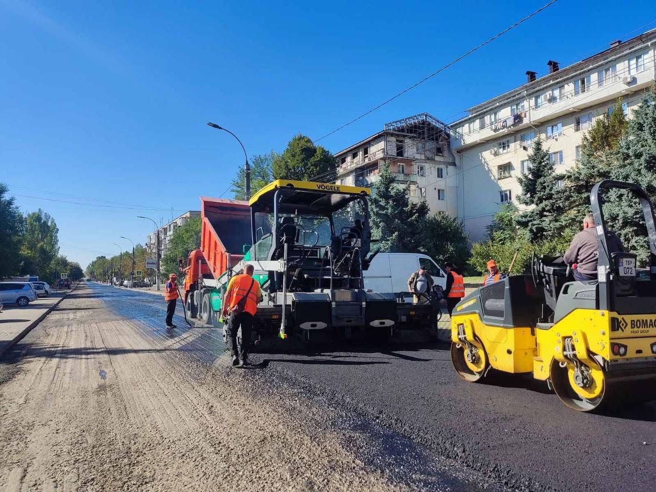 Trafic suspendat pe străzile Maria Drăgan și Doina din Chișinău. Sunt ...